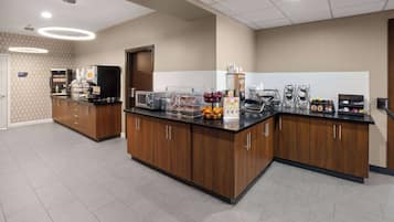 Café da manhã continental grátis todos os dias