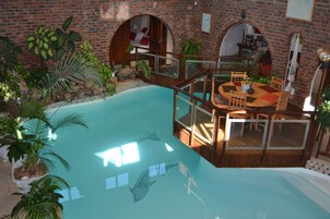 Piscina interna, piscina externa