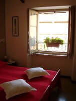 Studio MIGNON Via Torquato Tasso 42 | Vista do quarto
