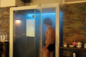 Sala(s) para tratamentos a casais, sauna, banheira de hidromassagem