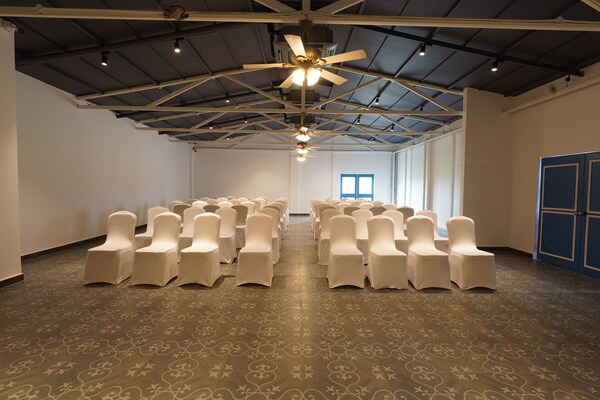 Zone Connect By The Park Goa Calangute - Goa