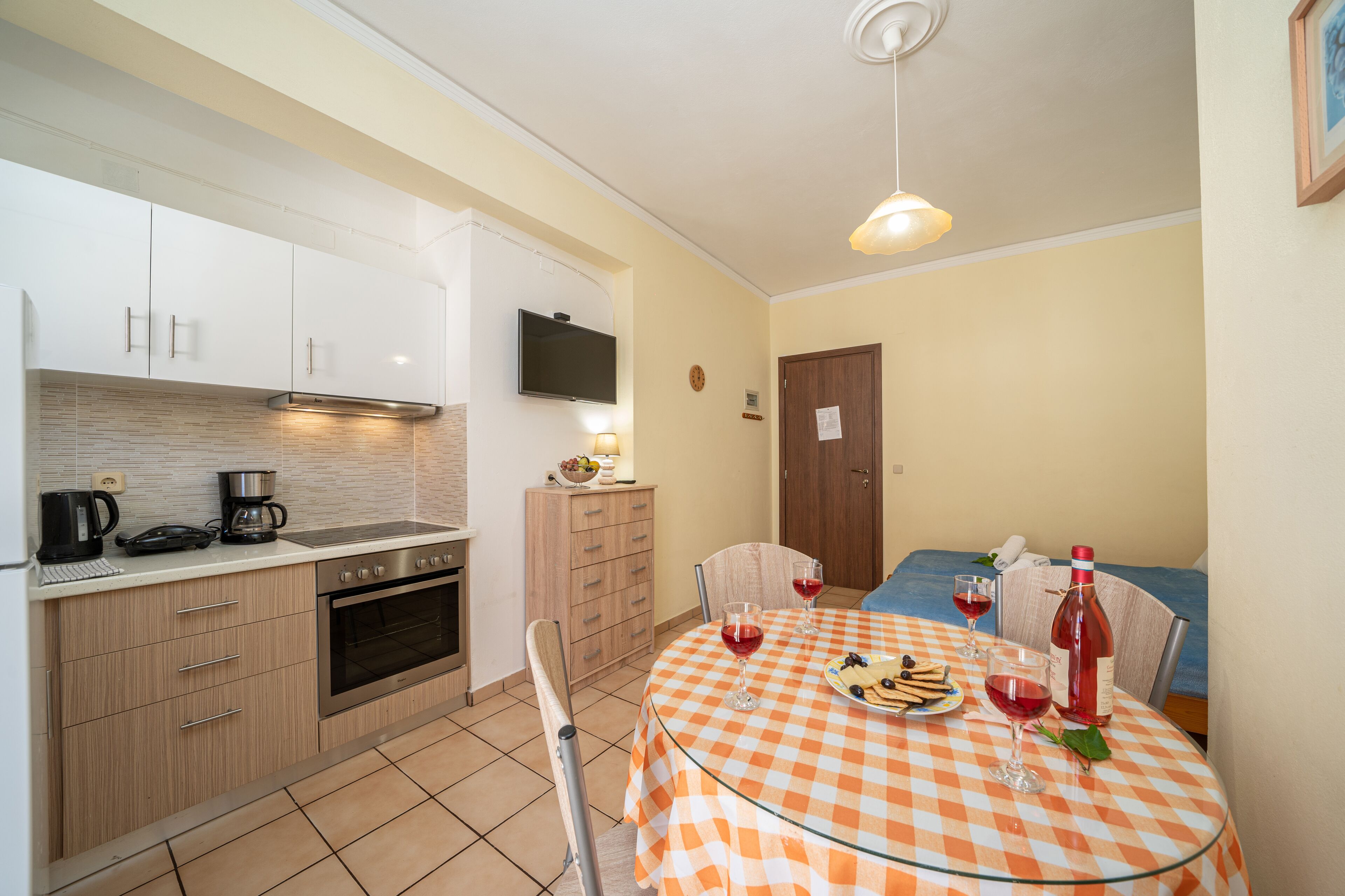 Apartamento standard | Área de estar | TV de tela plana