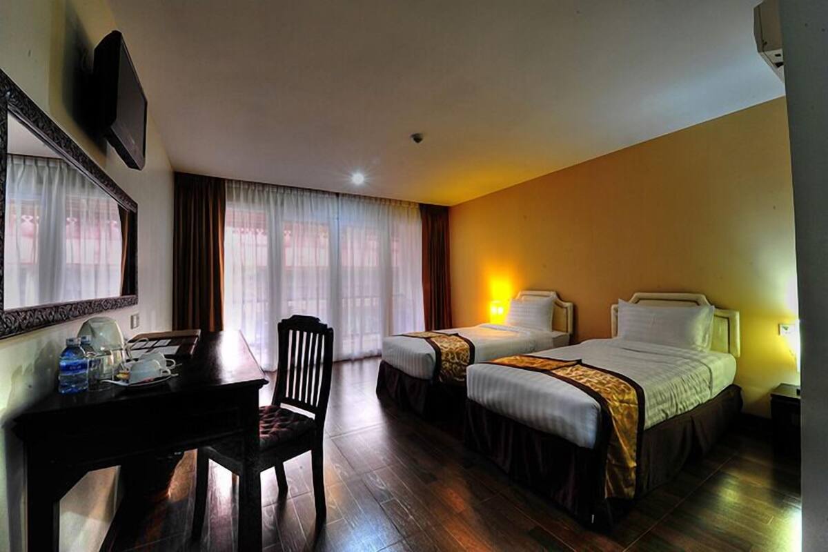 Quarto Twin Deluxe | Frigobar, cofres nos quartos