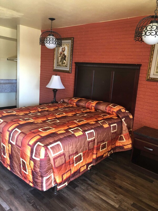 Economy Inn - Farmington, NM