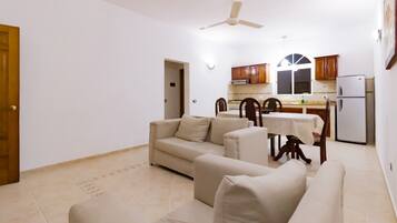 Apartamento, 2 quartos | 8 quartos, roupas de cama premium, cofres nos quartos