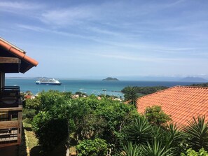 Perto da praia, praia de areia branca 