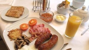 Café da manhã completo grátis