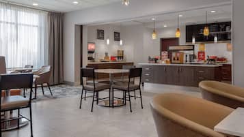 Pequeno-almoço tipo buffet diário incluído