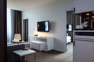 Suite, 1 quarto | Roupa de alta qualidade, camas de colchão Select Comfort, minibar 