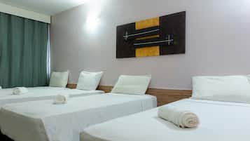 Quádruplo twin | Frigobar, individualmente decorados, individualmente mobiliados