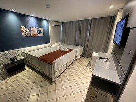 Triplo casal +1 | Frigobar, individualmente decorados, individualmente mobiliados