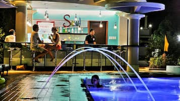 Bar junto à piscina