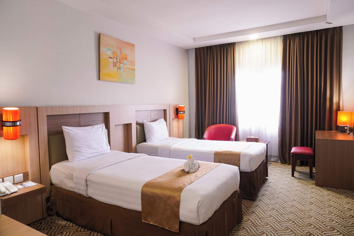 Cofre no quarto, secretária, Wi-fi grátis, roupa de cama fornecida