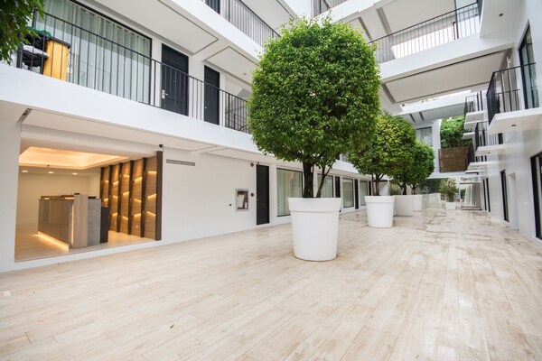 The Tides Hotel Boracay - Malay