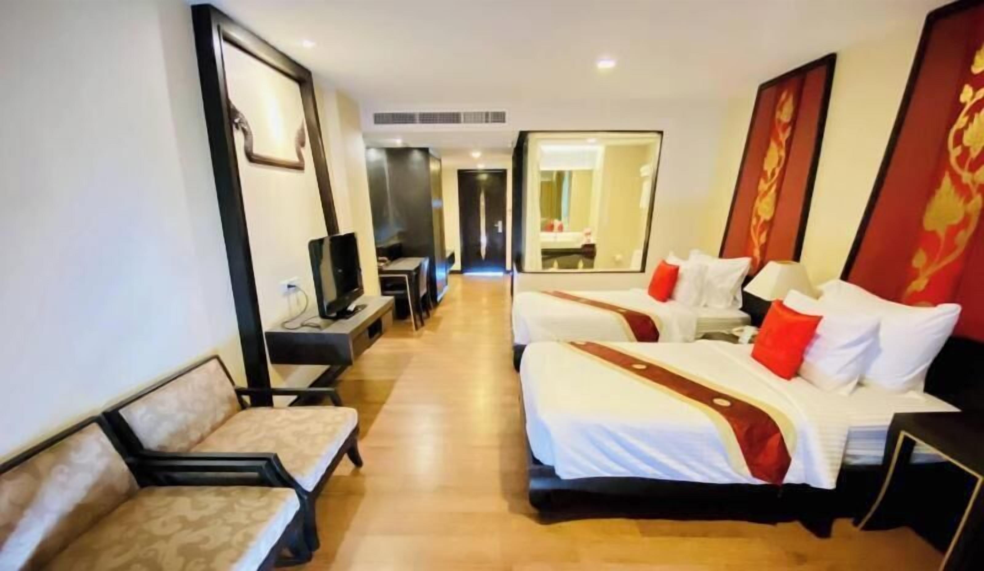Frigobar, cofres nos quartos, escrivaninha, Wi-Fi de cortesia