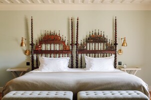 Premium Manor House | Frigobar, cofres nos quartos, escrivaninha, cortinas blackout