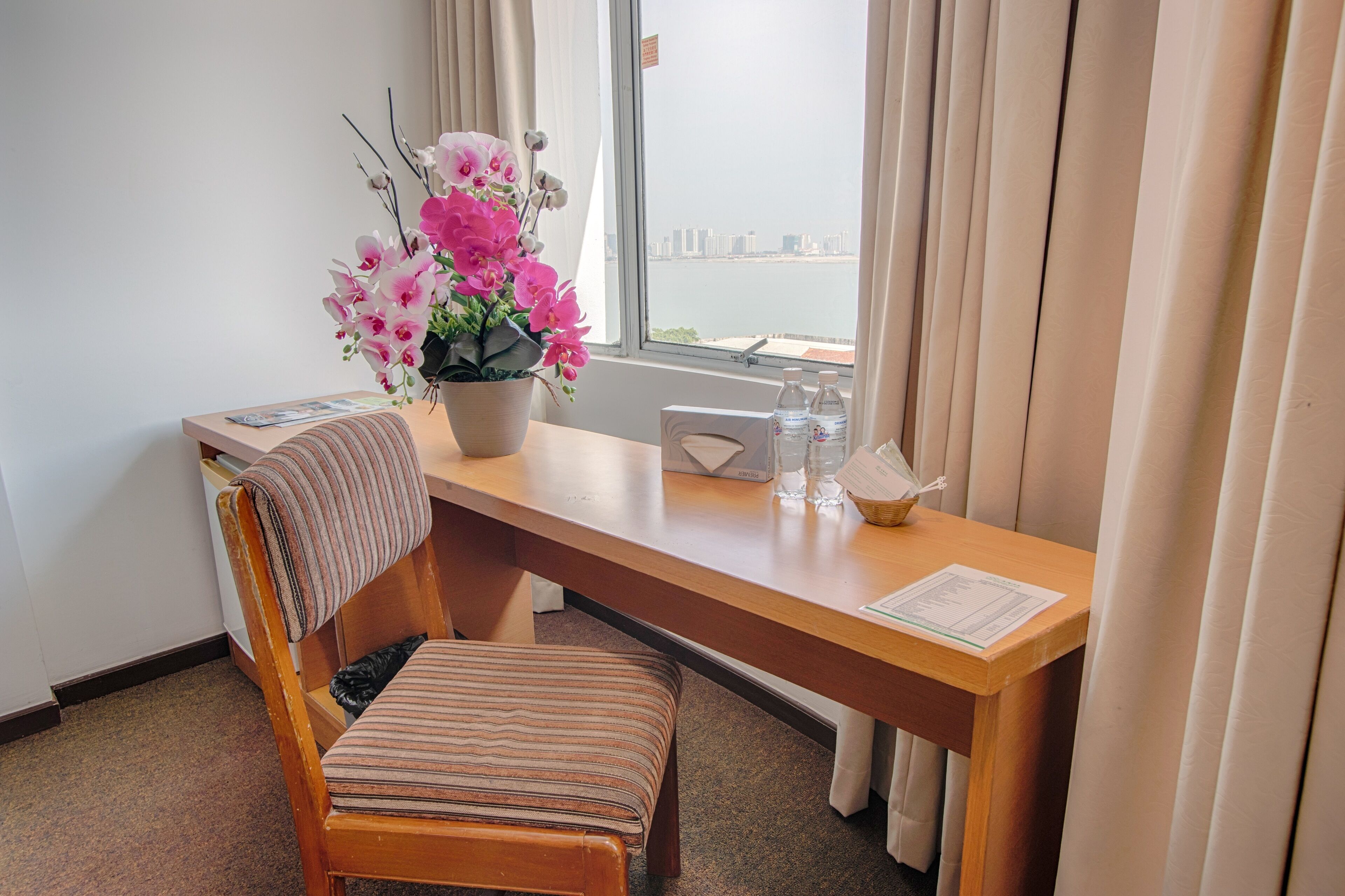 Quarto duplo superior | Frigobar, Wi-Fi de cortesia, roupa de cama