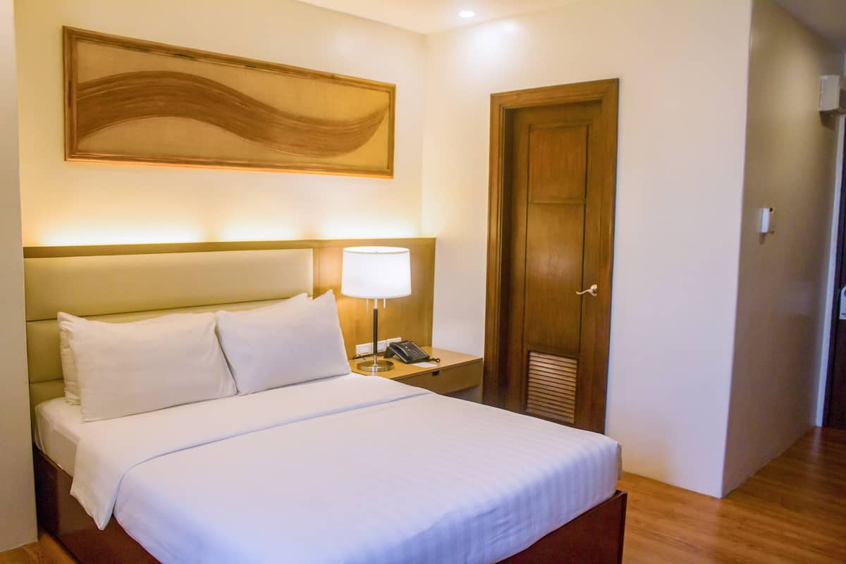 Standard Queen Room | 1 quarto, frigobar, cofres nos quartos, escrivaninha