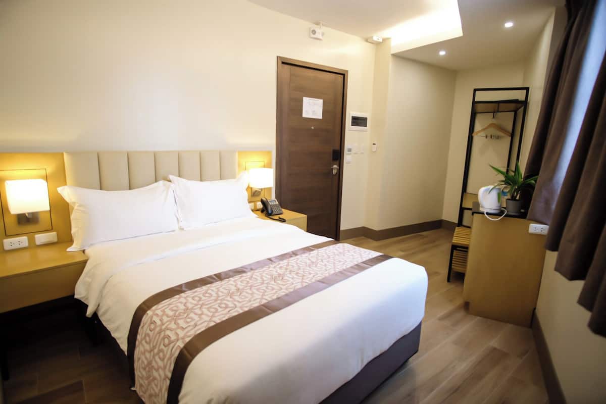 Quarto solteiro luxo | 1 quarto, frigobar, cofres nos quartos, escrivaninha