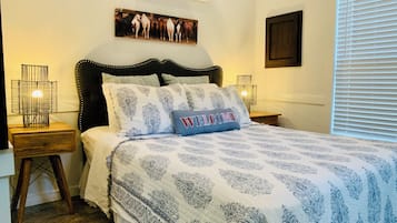 Cabana de Madeira Clássica, 1 quarto, cozinha, junto ao jardim | Roupa de alta qualidade, camas de colchão pillowtop