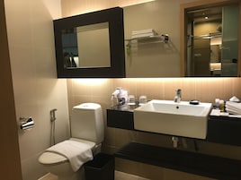 Quarto Superior | Lavatório na casa de banho