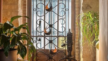 Pequenos-almoços servidos, cozinha francesa, com vista para o jardim