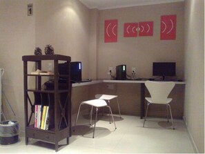 Café da manhã continental todos os dias (USD 5 por pessoa)