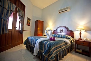 Quarto Casal Standard | Roupas de cama premium, edredons de pluma, cofres nos quartos