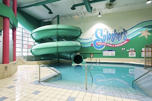 Piscina interior, da(s) 8:00 à(s) 22:00, espreguiçadeiras