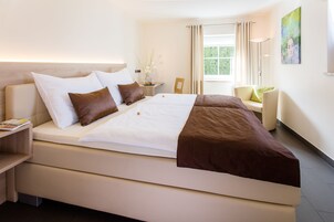 Quarto casal | Escrivaninha, quartos à prova de som, berços (sobretaxa)