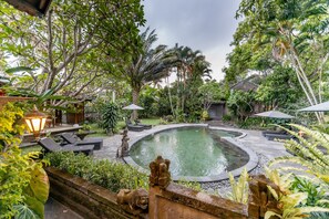 2 piscinas externas