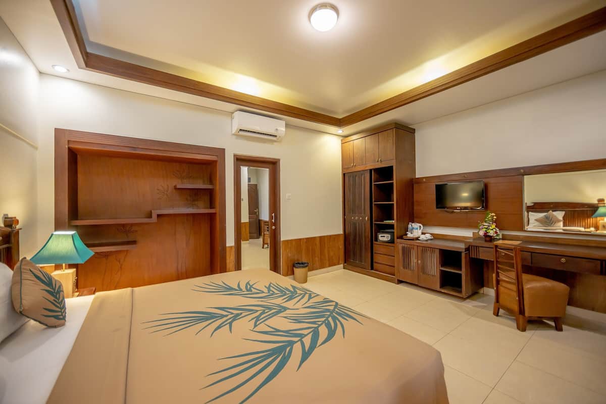 Roupa de alta qualidade, minibar, cofre no quarto, secretária 