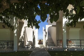 Double or Twin Room Ground Level | Terrenos do alojamento