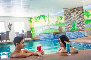 Piscina interior, da(s) 9:00 à(s) 21:00, espreguiçadeiras 