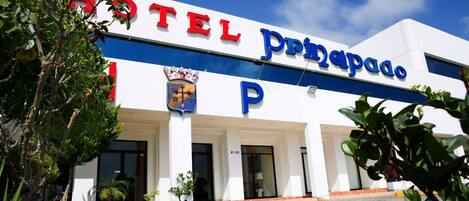 Fachada da propriedade