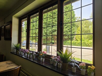 Little Foxes Hotel & Gatwick Airport Parking