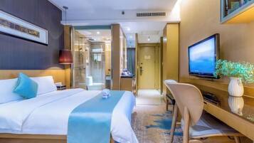 Minibar, cofre no quarto, despertadores