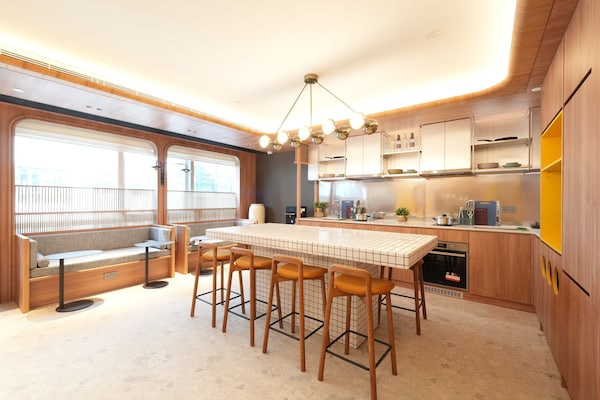 Dash Living On Queen's - Sai Ying Pun