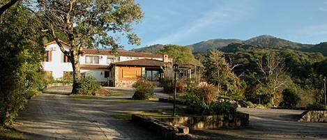 Fachada da propriedade