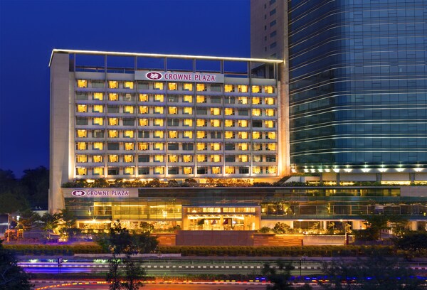 Crowne Plaza Ahmedabad City Centre By Ihg - Ahmedabad