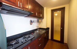 Suite | Minibar, cofre no quarto, secretária, Wi-fi grátis
