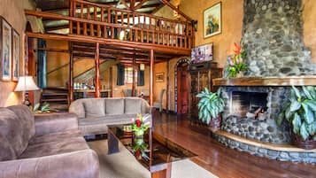 Monarch Villa | Cozinha privada | Minifrigorífico, uma cafeteira/bule