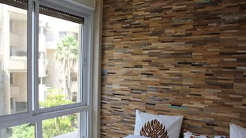 Suite-Estúdio de Luxo, 1 quarto, frigorífico, Vista para a cidade | Roupa de alta qualidade, minibar, cofre no quarto