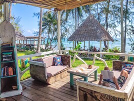 4 bares/lounges, bar ao lado da piscina