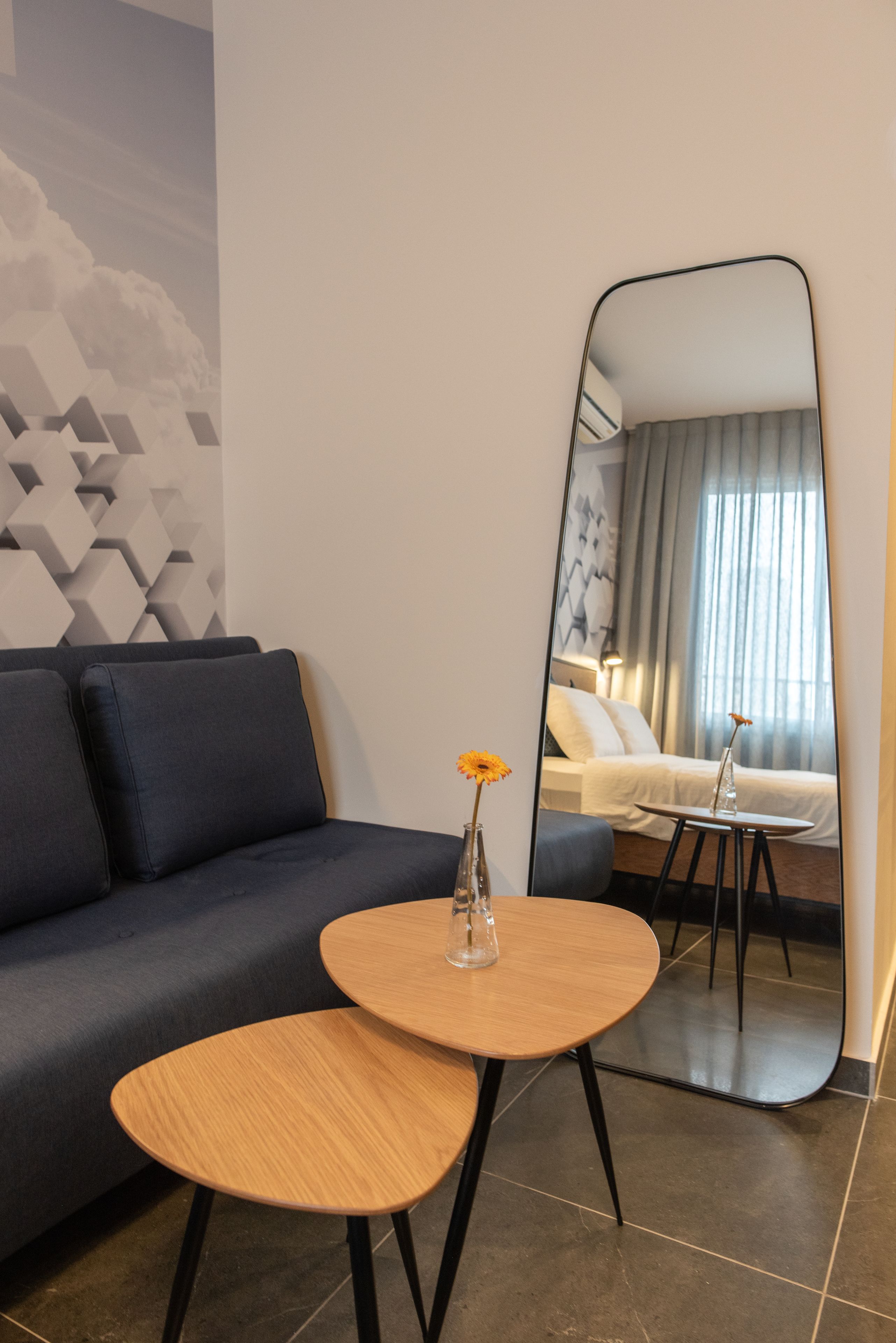 Televisor LED de 45 polegadas com canais via satélite, televisor 