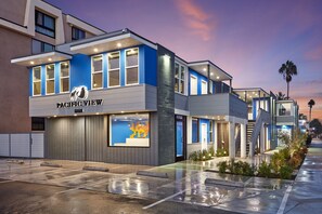 Pacific View Inn Reviews, Deals & Photos 2023 - Expedia