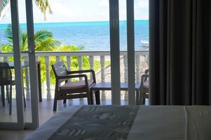 Vila, vista para o mar | Opções para refeição no quarto