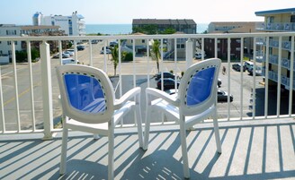 Quarto standard, várias camas, vista para o oceano (No pets allowed) | Vista do quarto