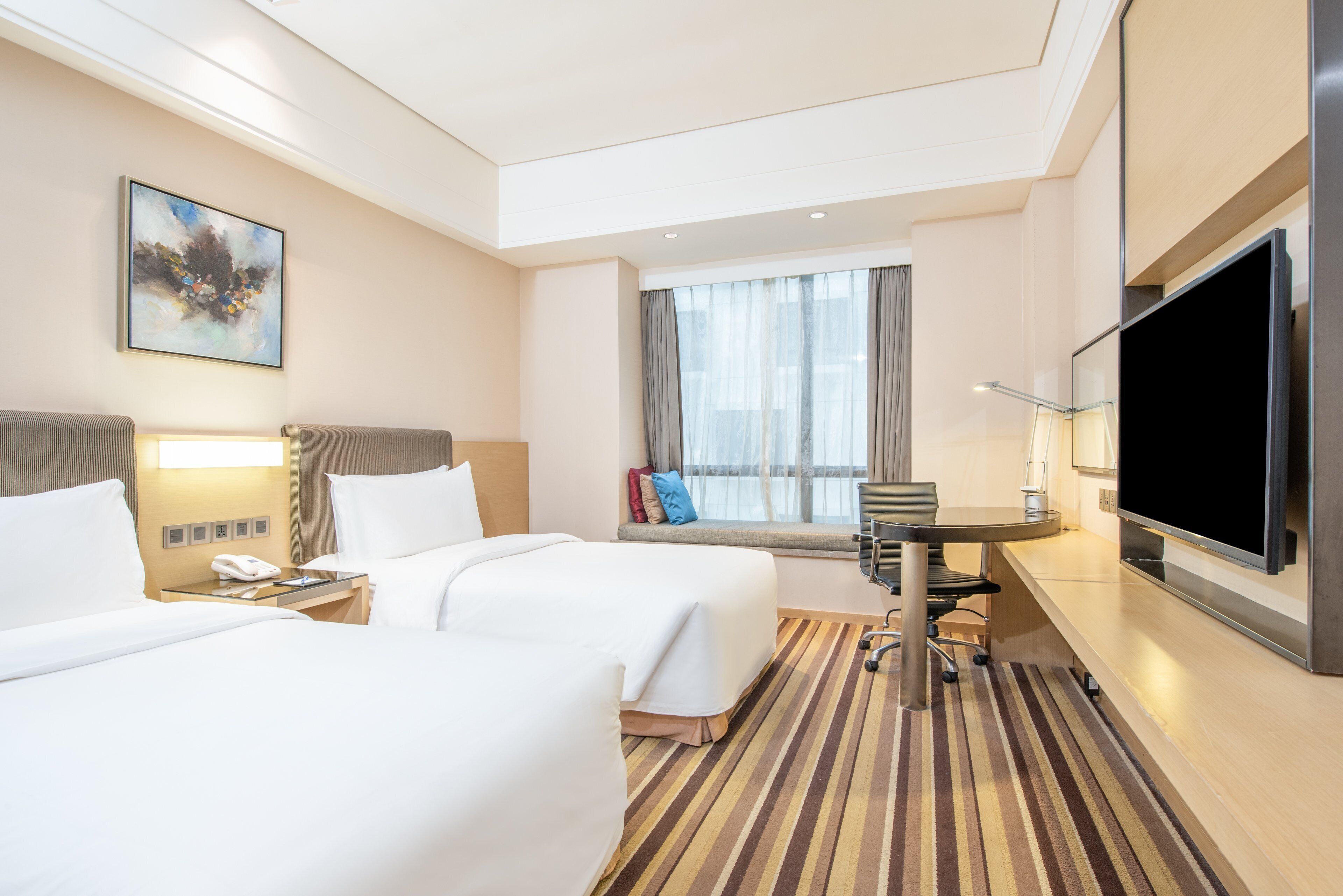 Cofre no quarto, secretária, ferro/tábua de engomar, Wi-fi grátis 