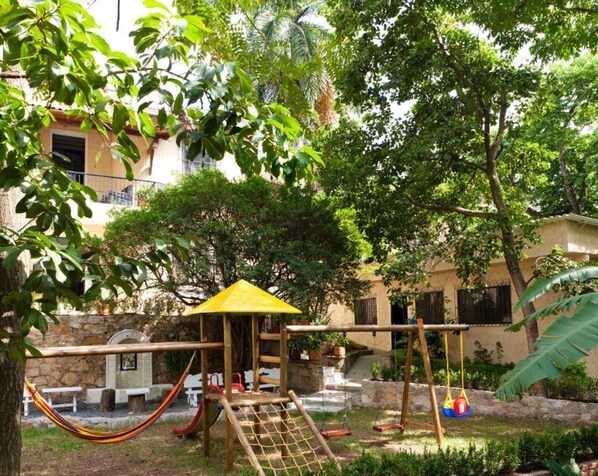 Área de recreio para crianças (ao ar livre)